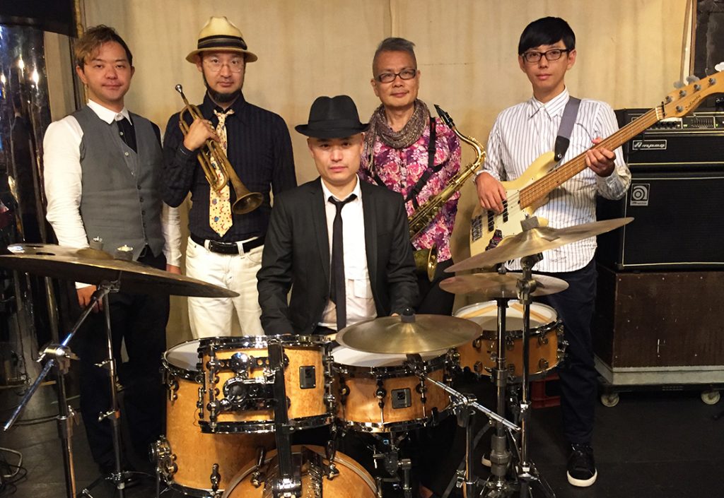 ビューティフル・ノイズ | ミュージック・エア